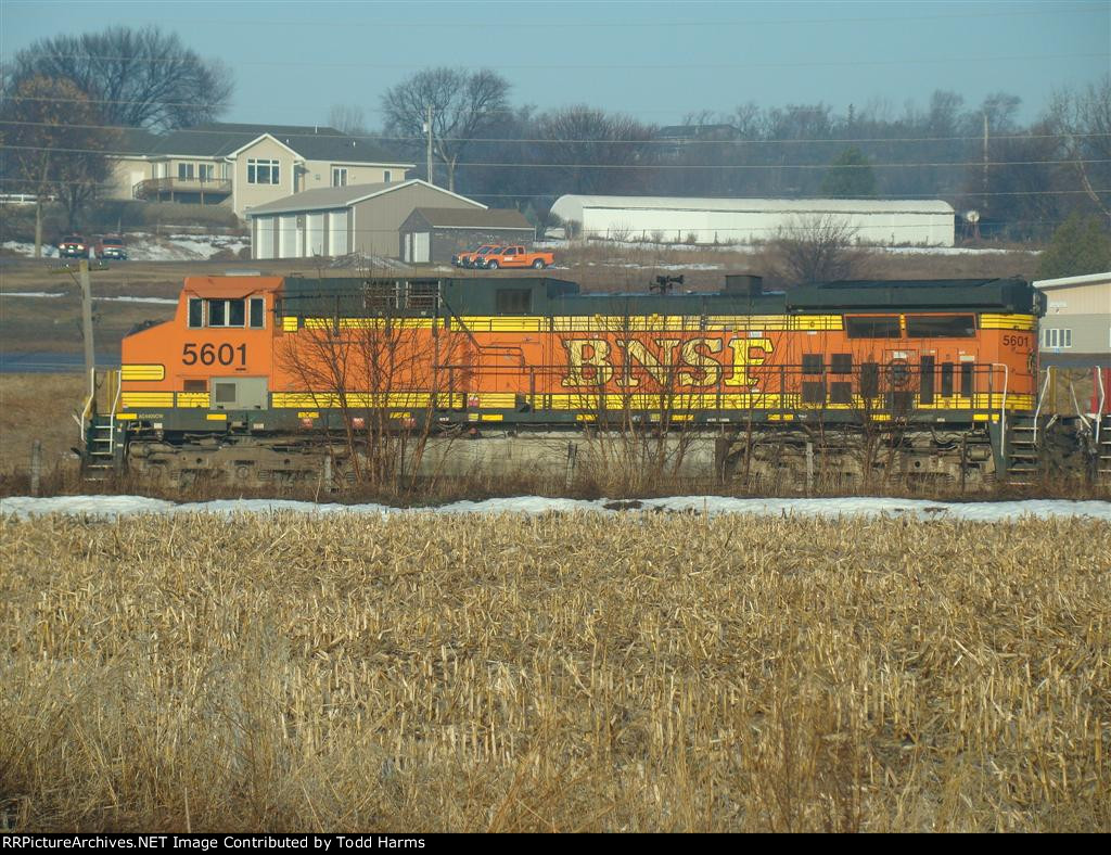BNSF 5601